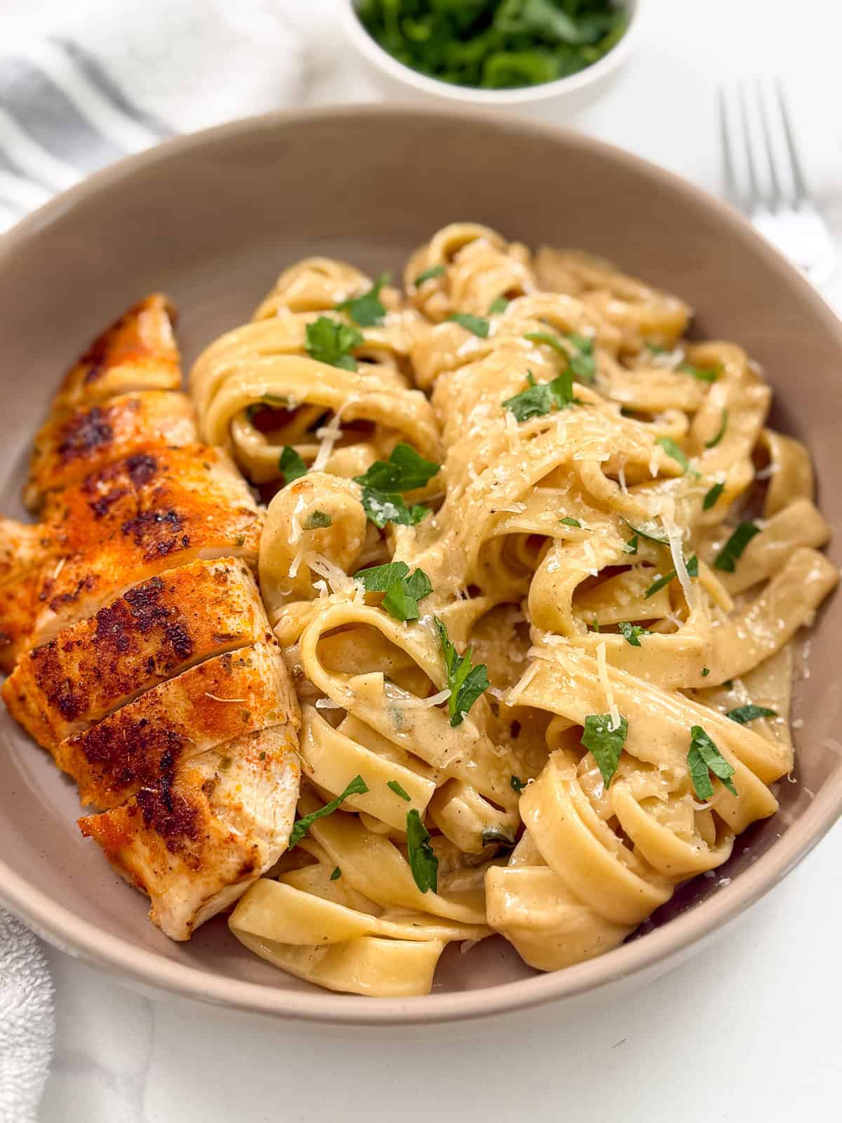 Chicken Fettuccine Alfredo Recipe - Herman at Home